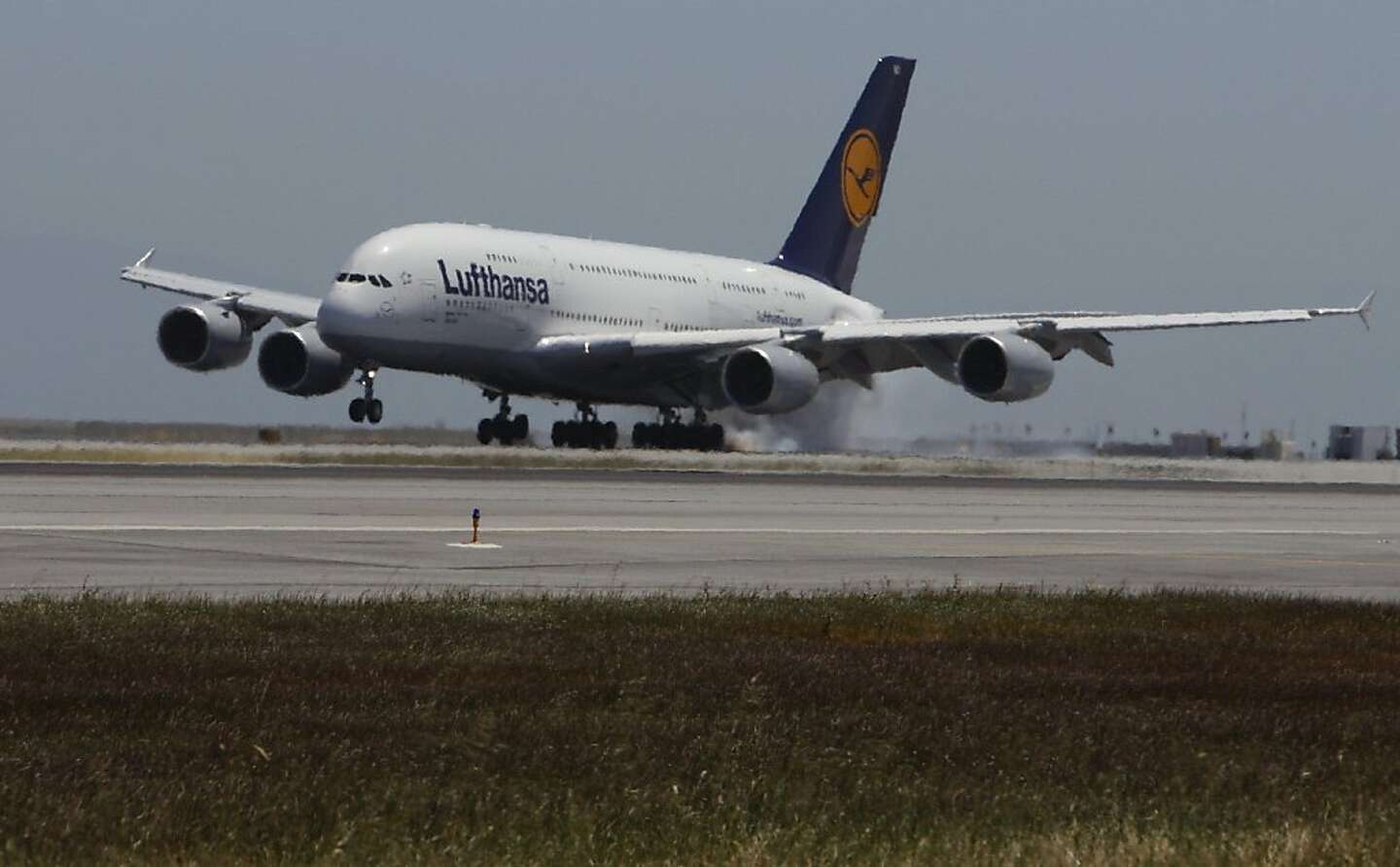 Giant A380 jetliner proves SFO planners were right