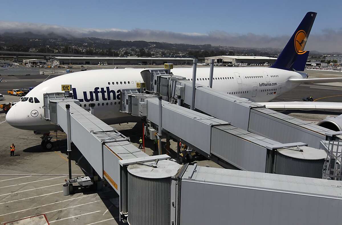 Giant A380 jetliner proves SFO planners were right