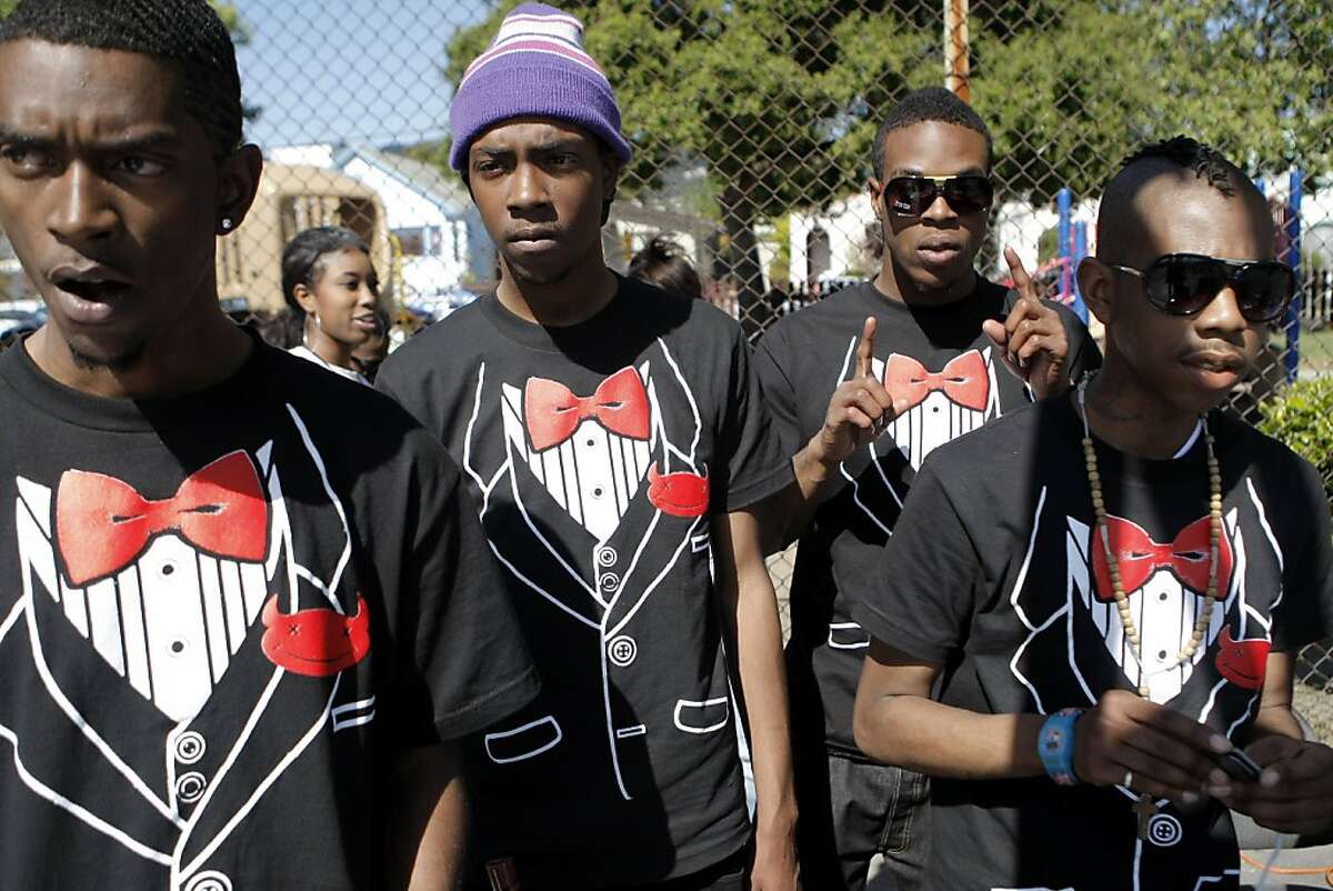 Turf dancing lets Oakland teens 'tut' their stuff