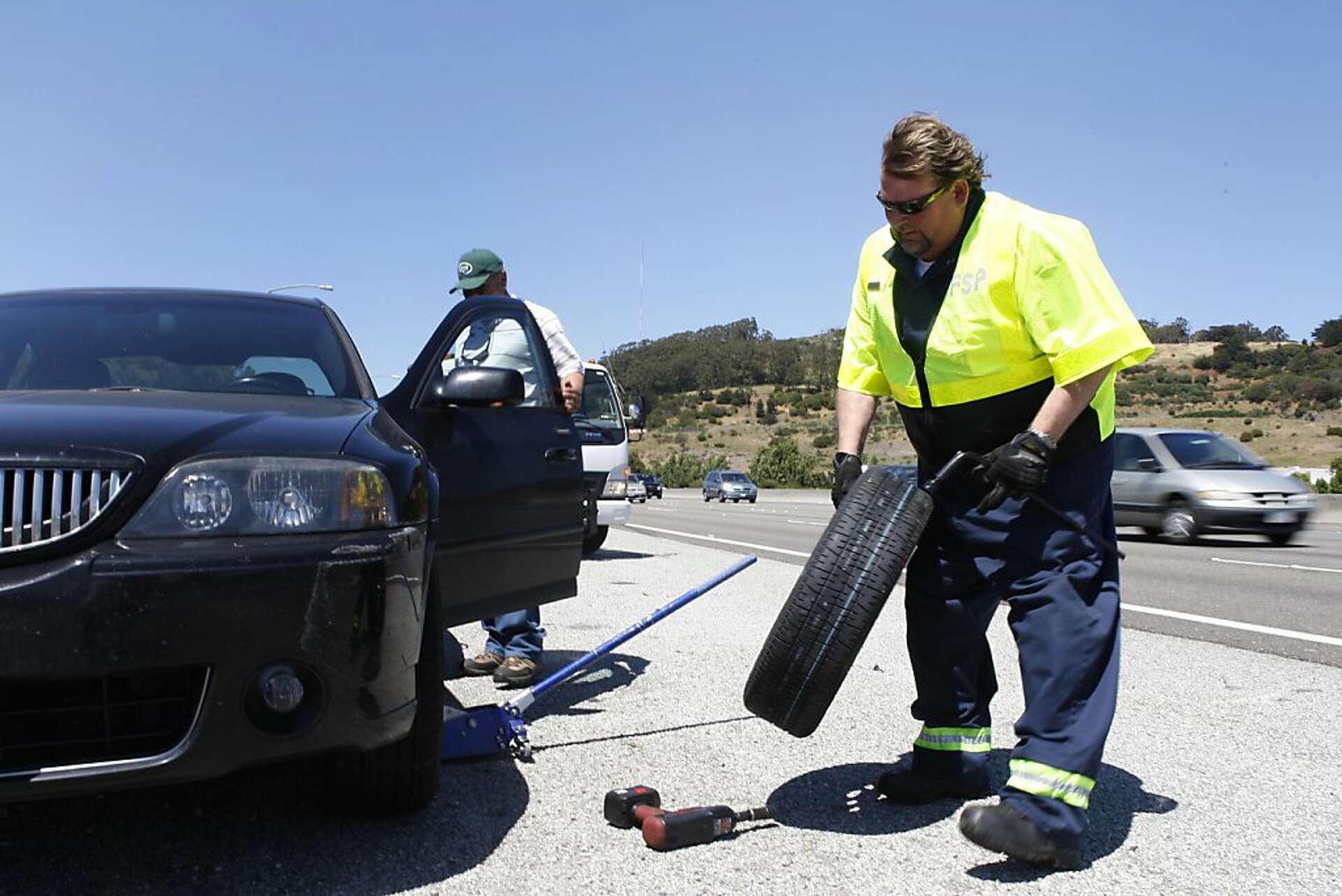 Highway call boxes becoming obsolete
