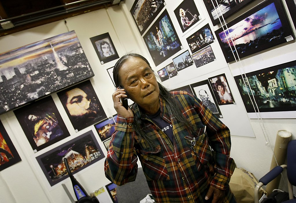 Homeless artist with neighborhood full of friends