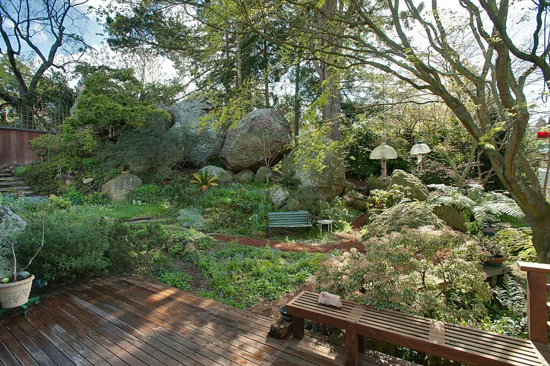 Berkeley hills home designed by Warren Callister