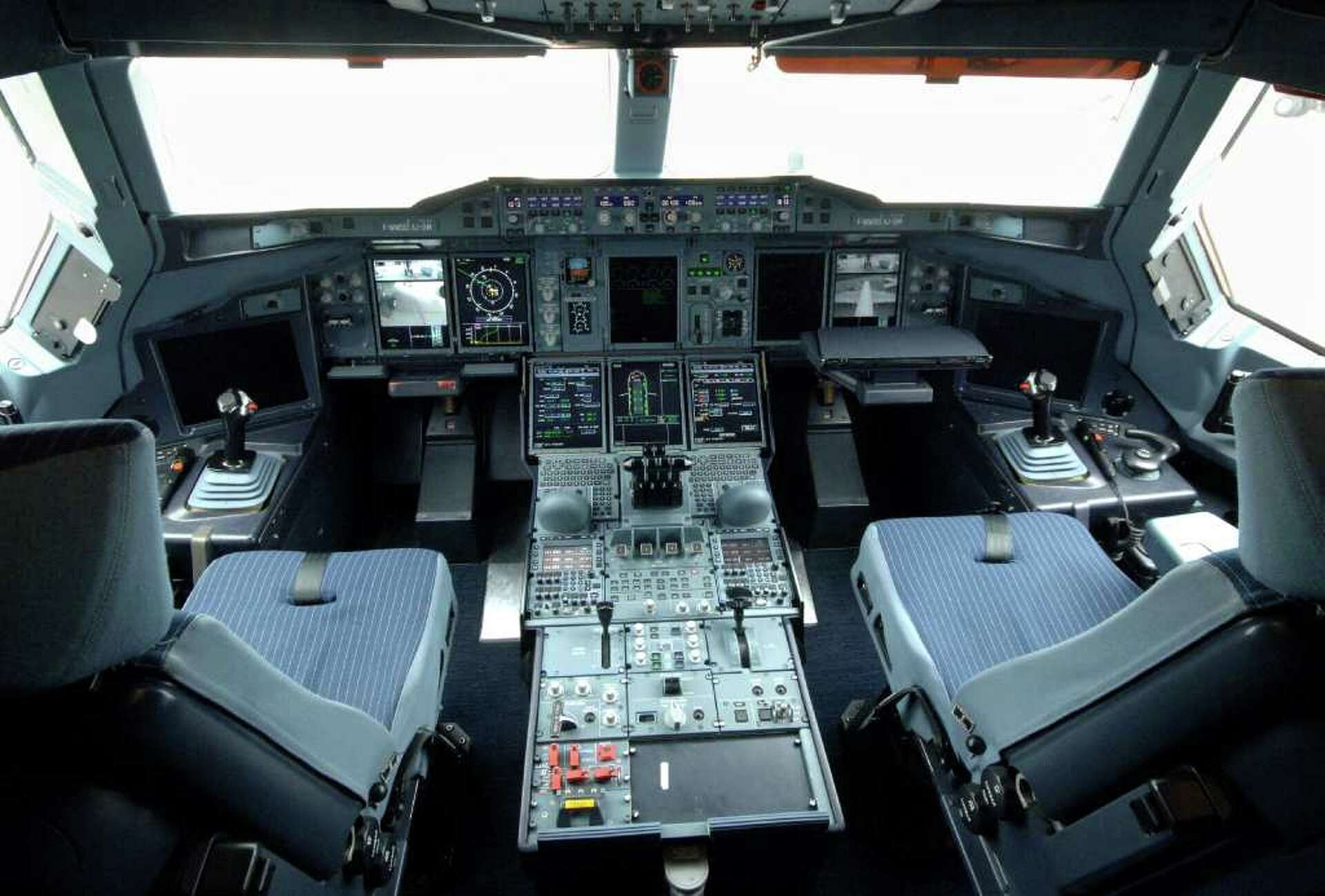 Double-decker jet to fly to Houston