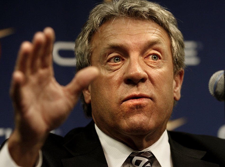 Warriors reportedly give Larry Riley extension