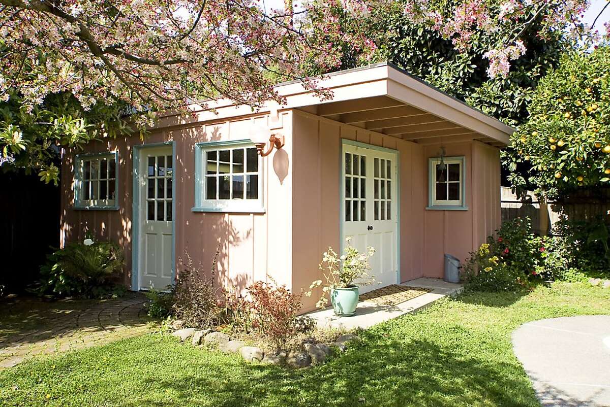 Vintage Mediterranean with pool in San Anselmo
