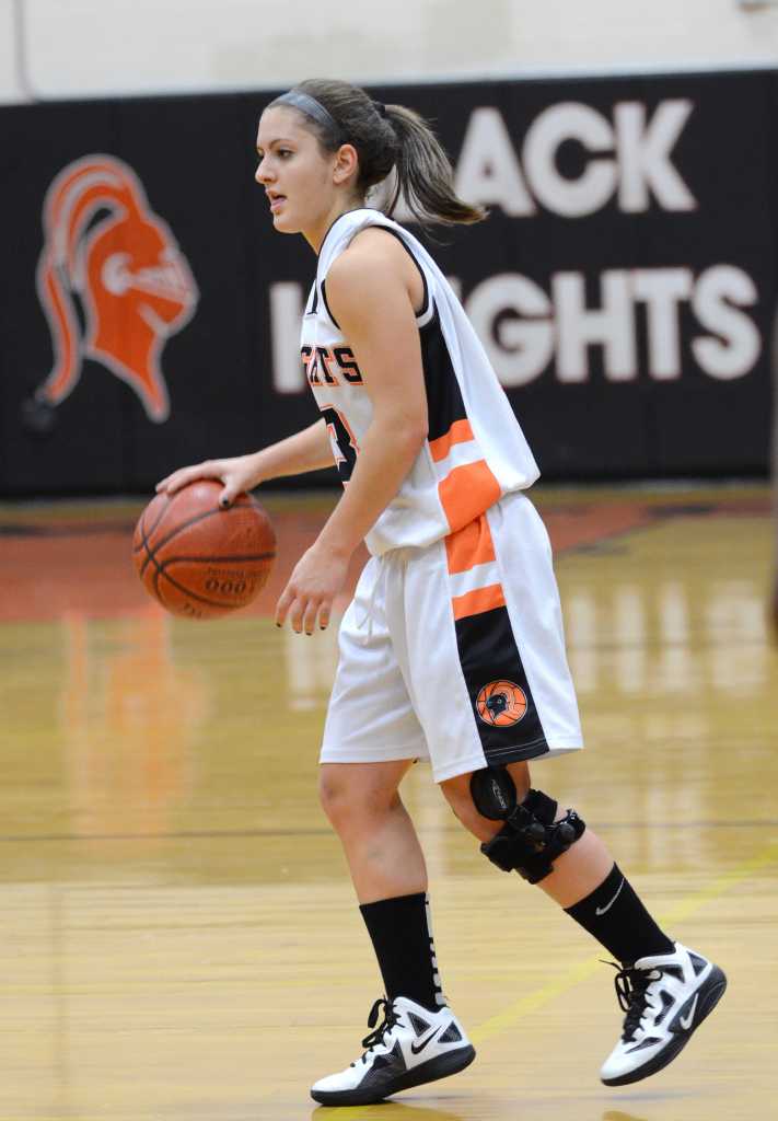 Stamford opens with easy win over Bassick