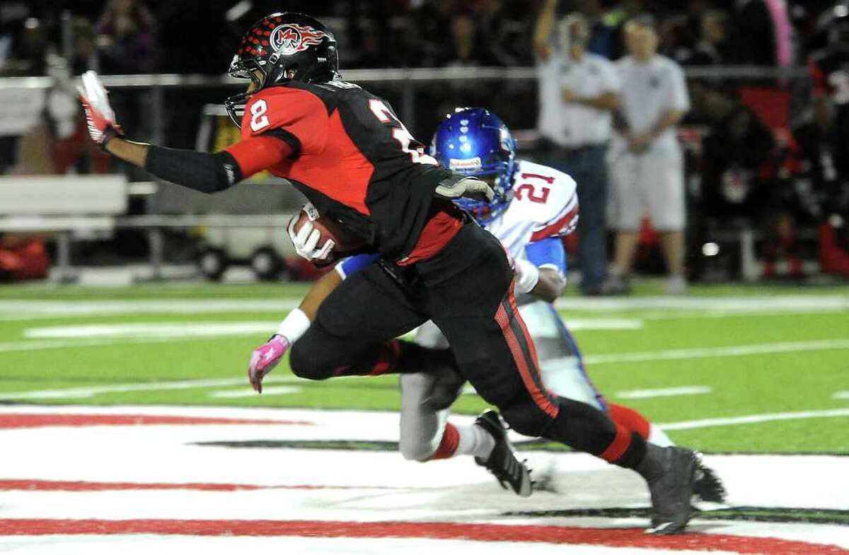 Return of explosive running back Holmes helps PA Memorial offense