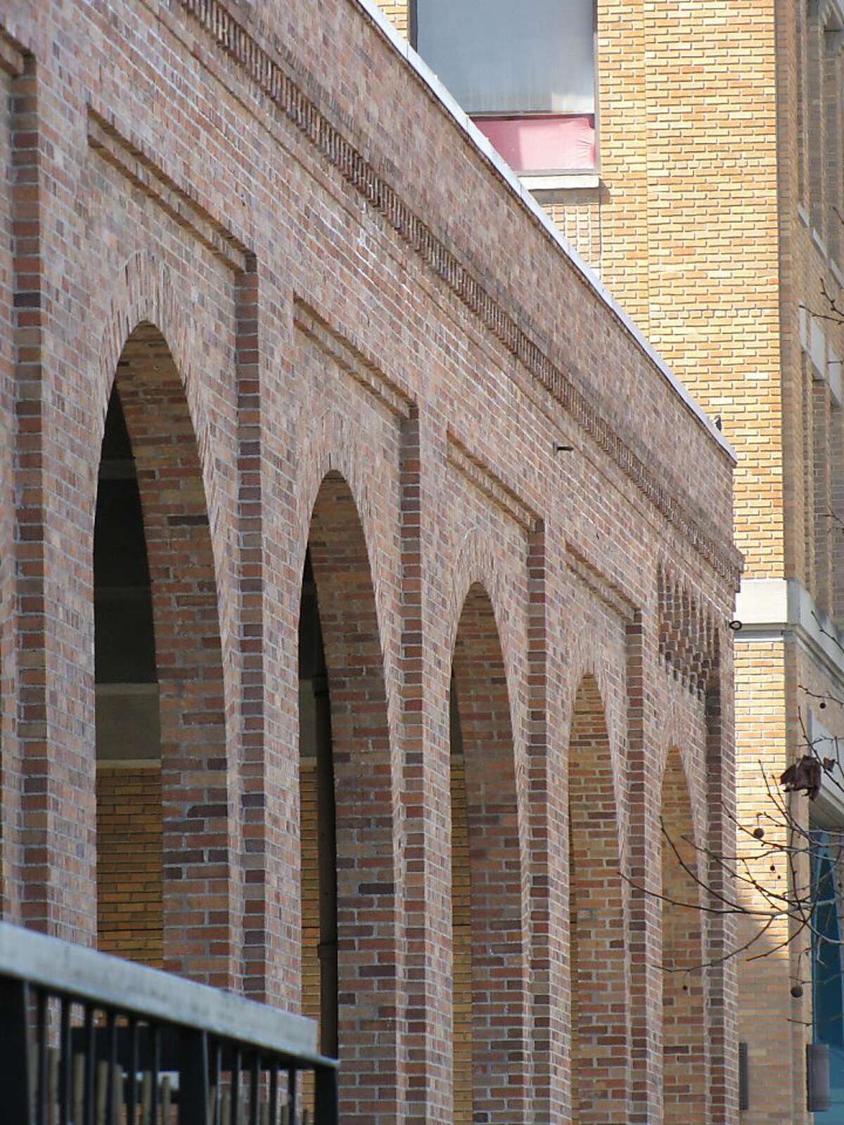 Hills Plaza is contextualism at its best