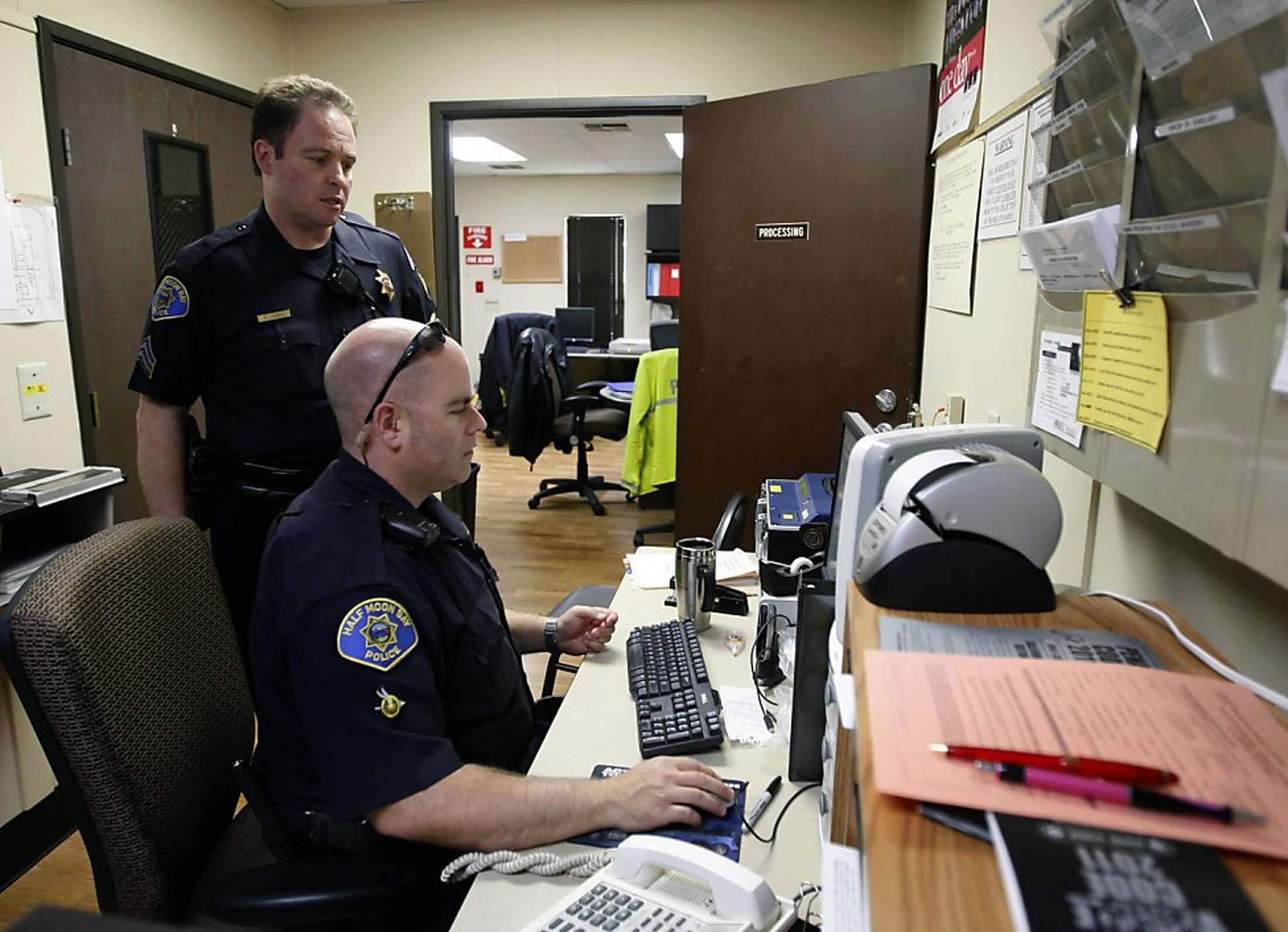 Half Moon Bay to outsource its police services