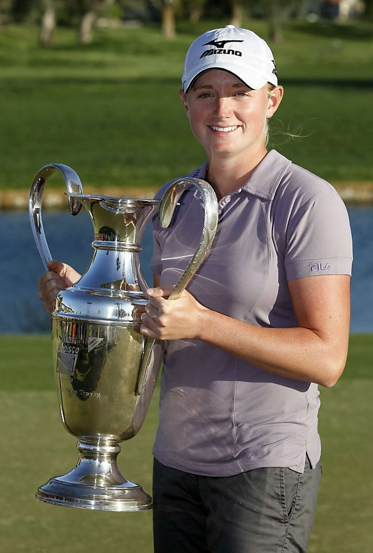 Stacy Lewis holds off Tseng in Kraft Nabisco