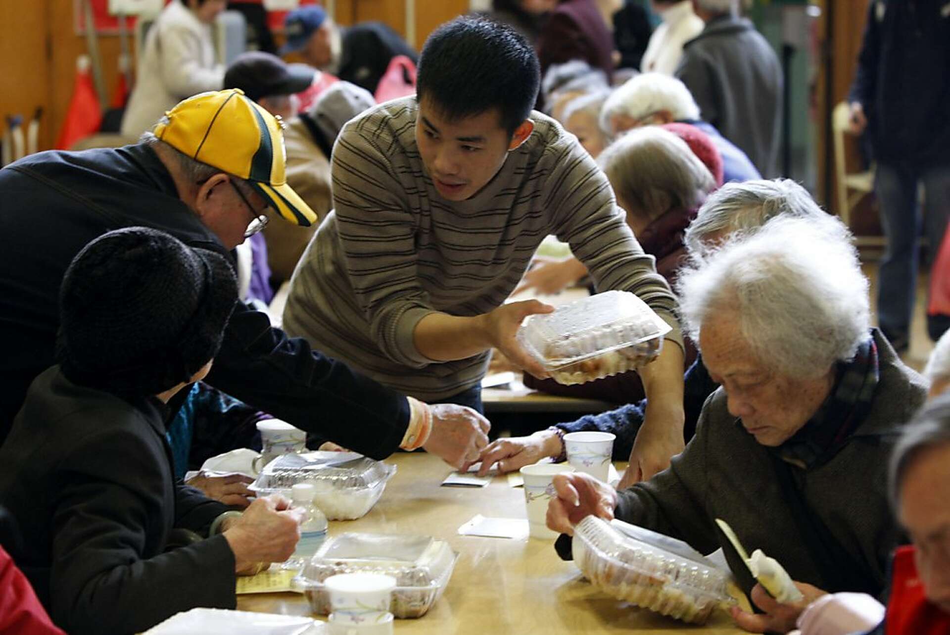 Gordon Chin to retire from big Chinatown nonprofit