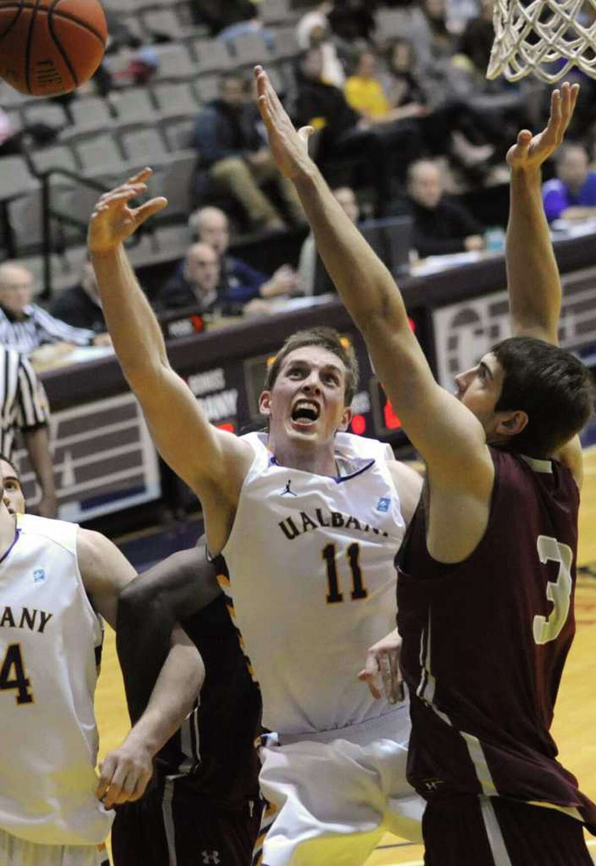 Danes' offense fires up