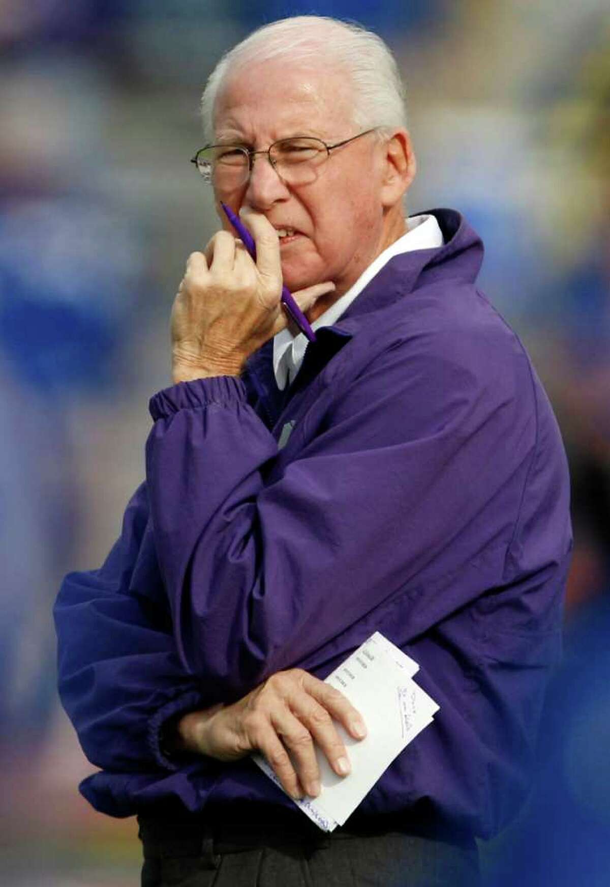 Opposing styles make up bond between Stoops, Snyder