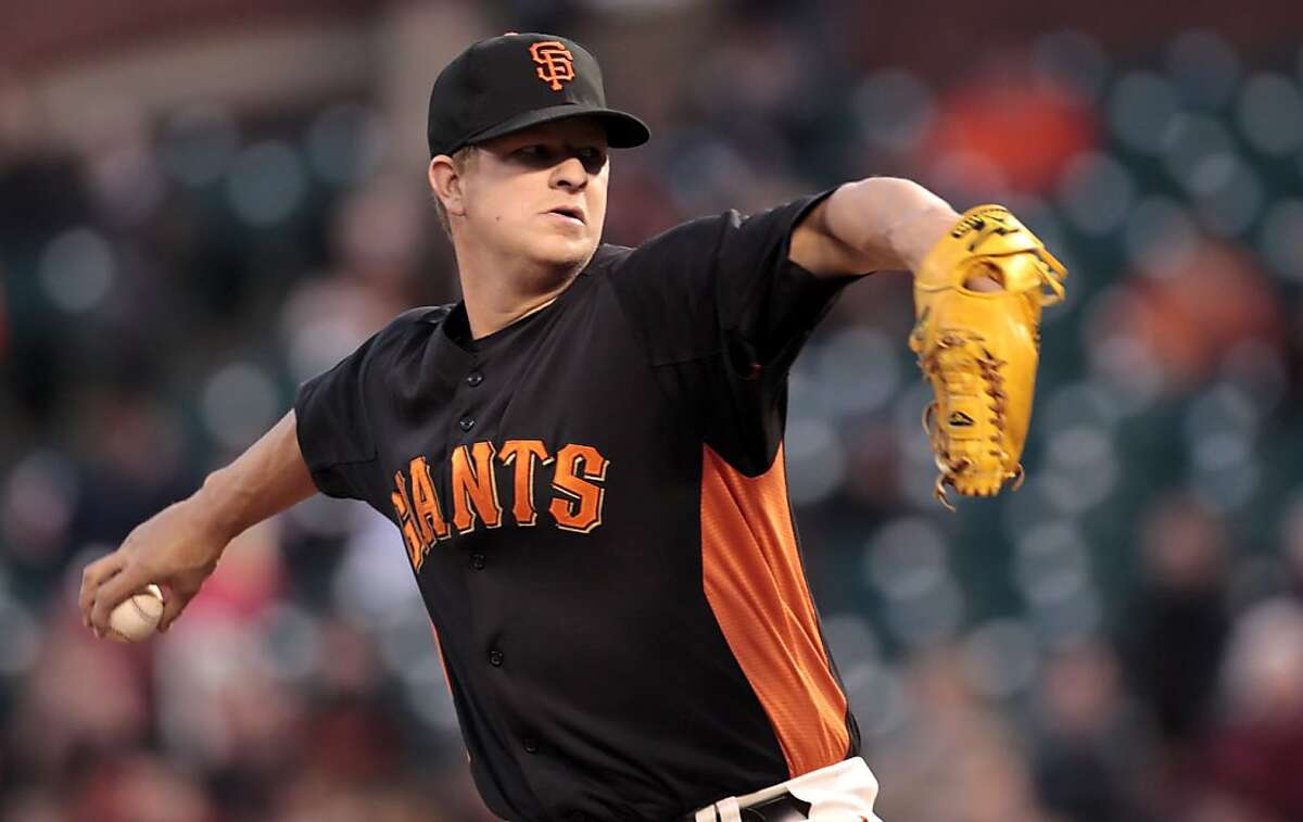 SF Giants edge A's 4-3 before adoring crowd