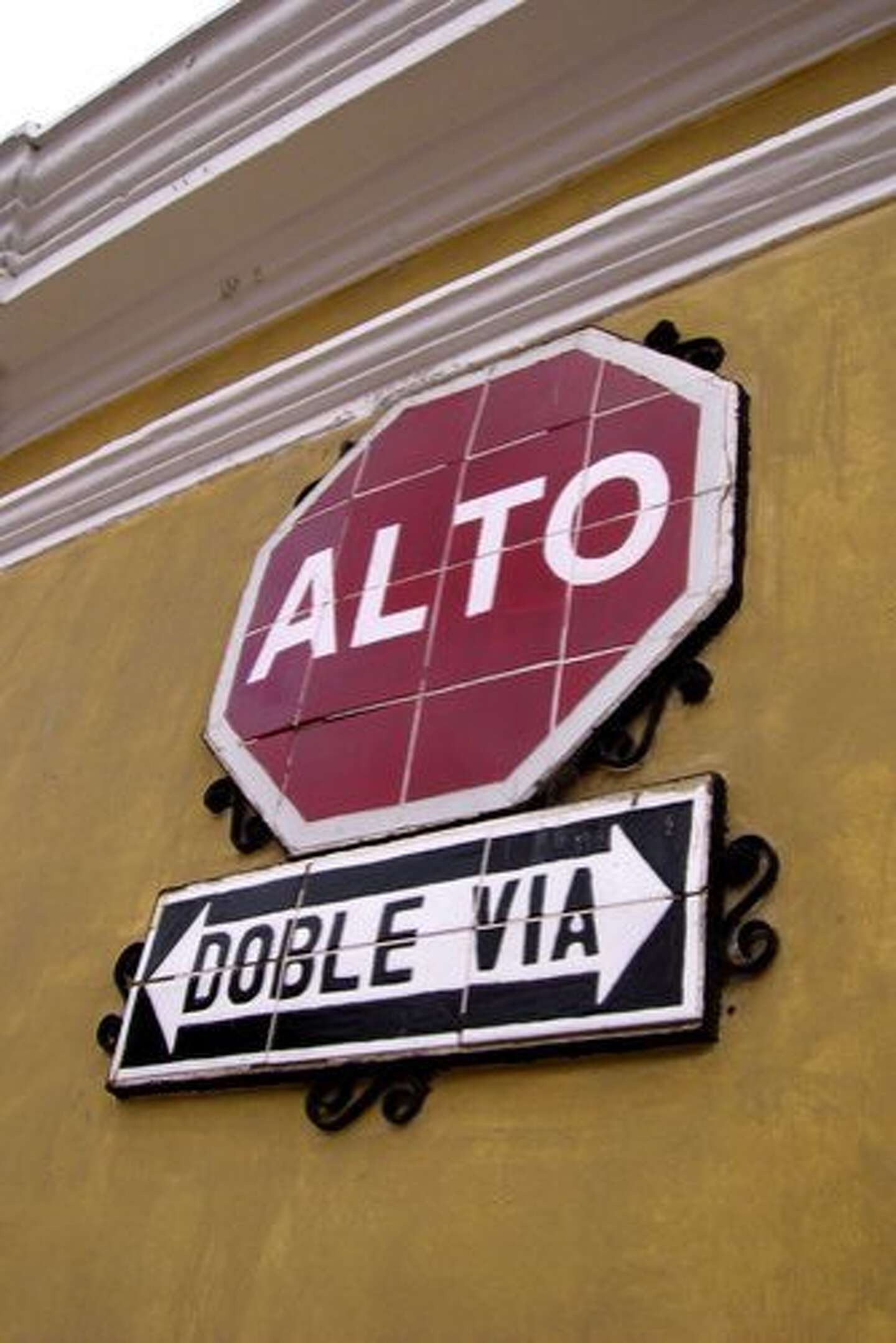 How to make sense of road signs in Spanish