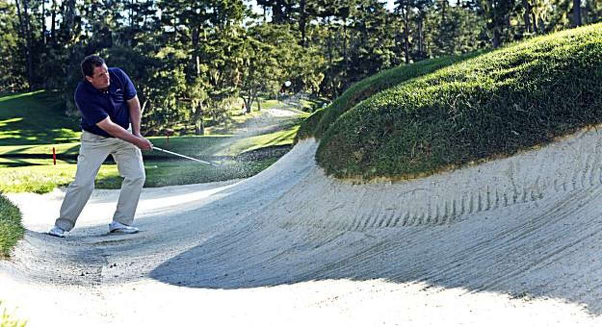 Arnold Palmer grounded; nephew Saunders flying high