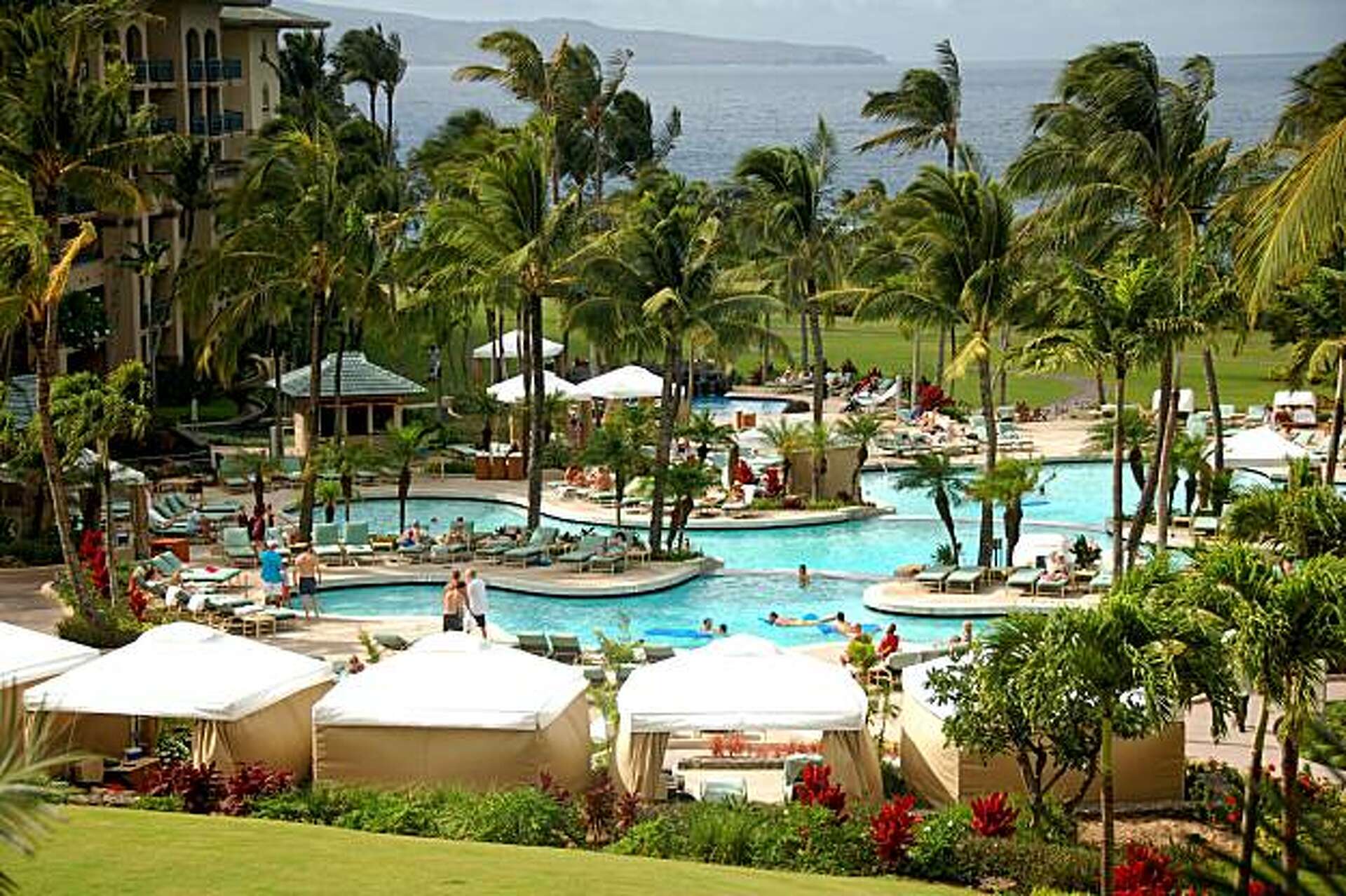 Dive into Hawaii's best swimming pools