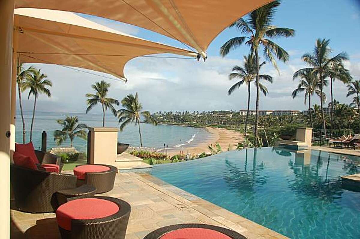 Dive into Hawaii's best swimming pools