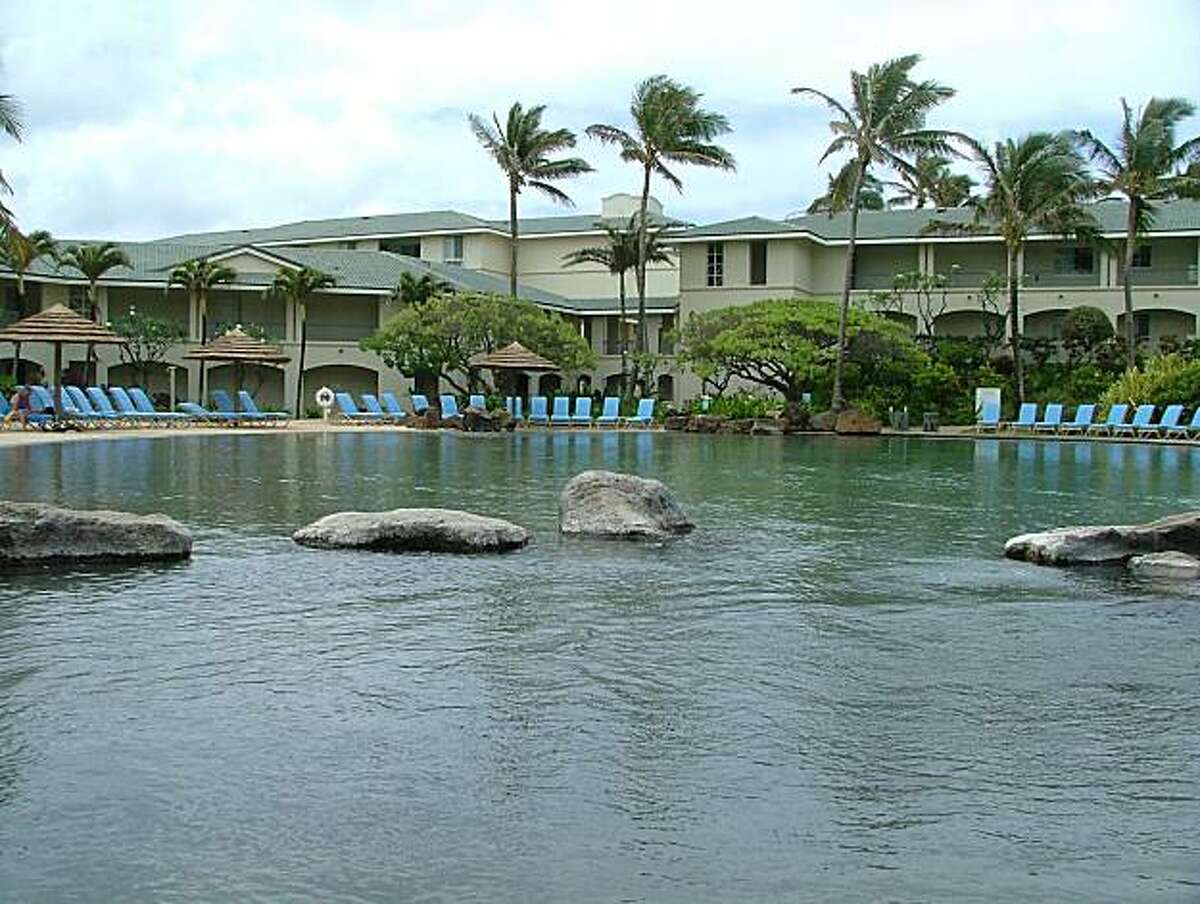 Dive into Hawaii's best swimming pools