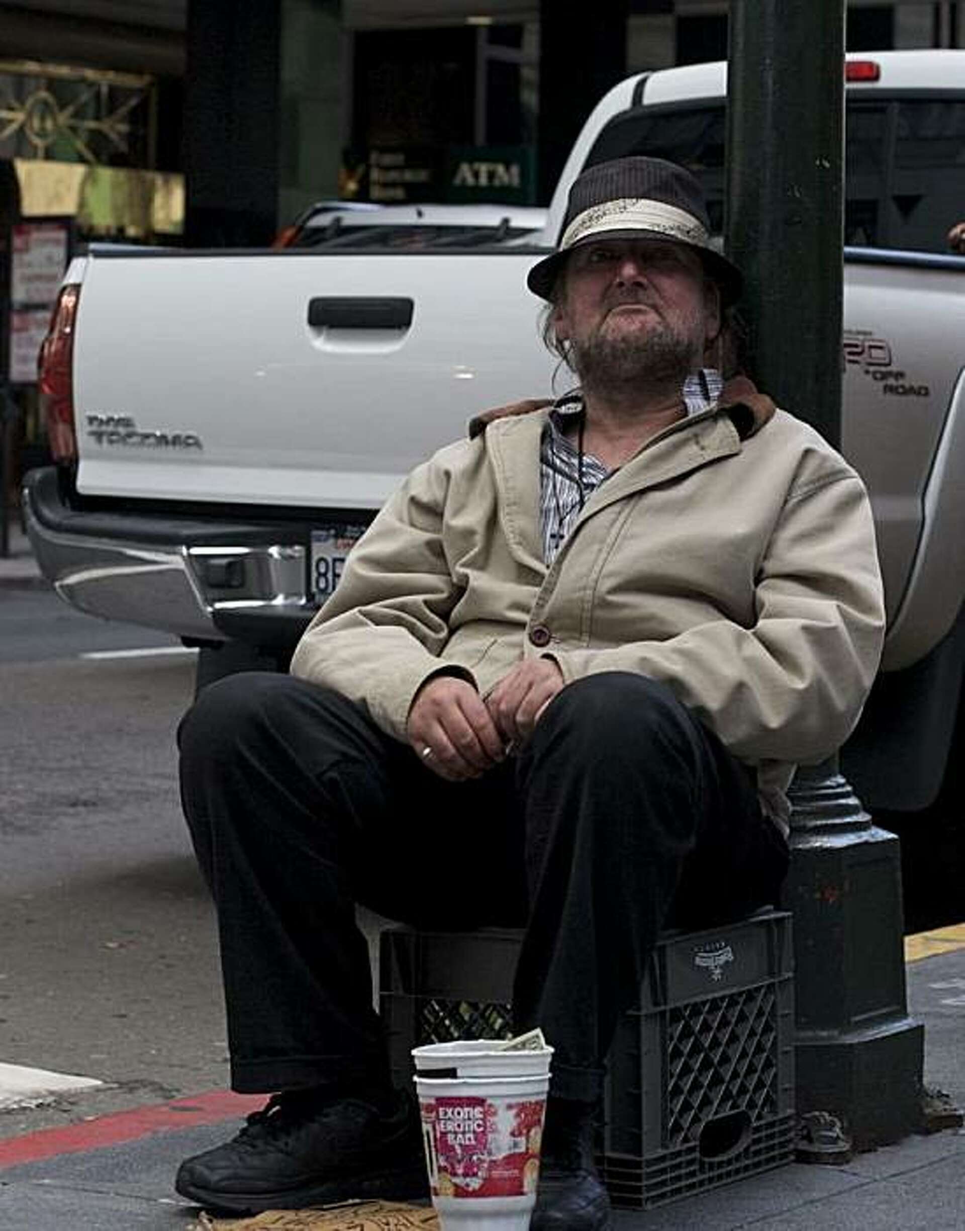 Sales secrets of panhandlers: What persuades passers-by to spare some ...