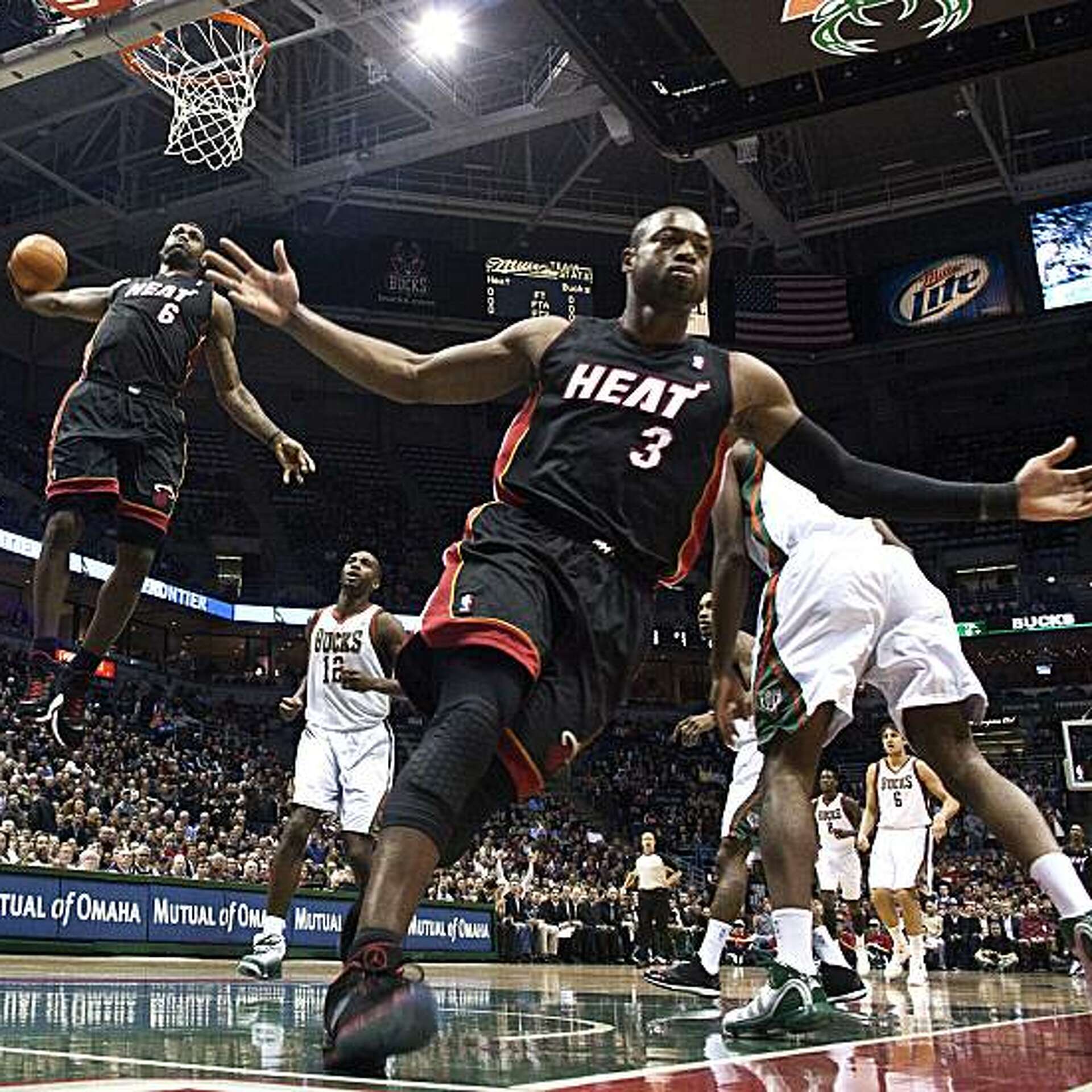 Mesmerizing Photo of James and Wade Was One Incredible 'Feet'