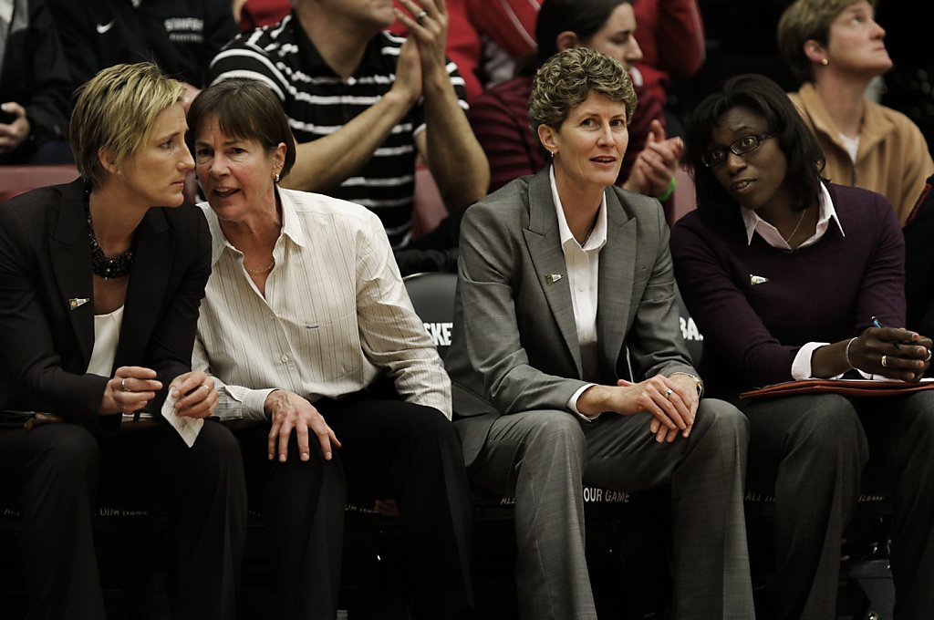 VanDerveer's staff keeps Stanford engine humming