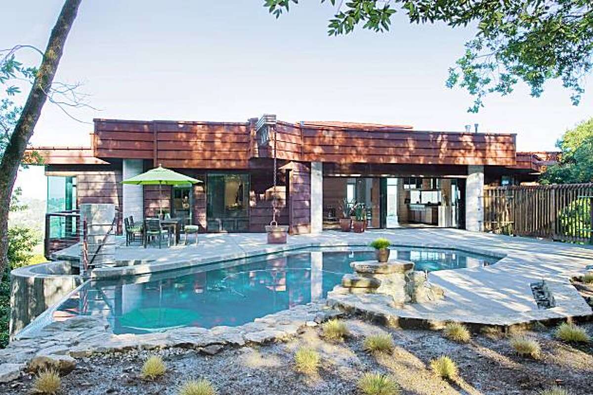 San Rafael modern, sprawling home with views