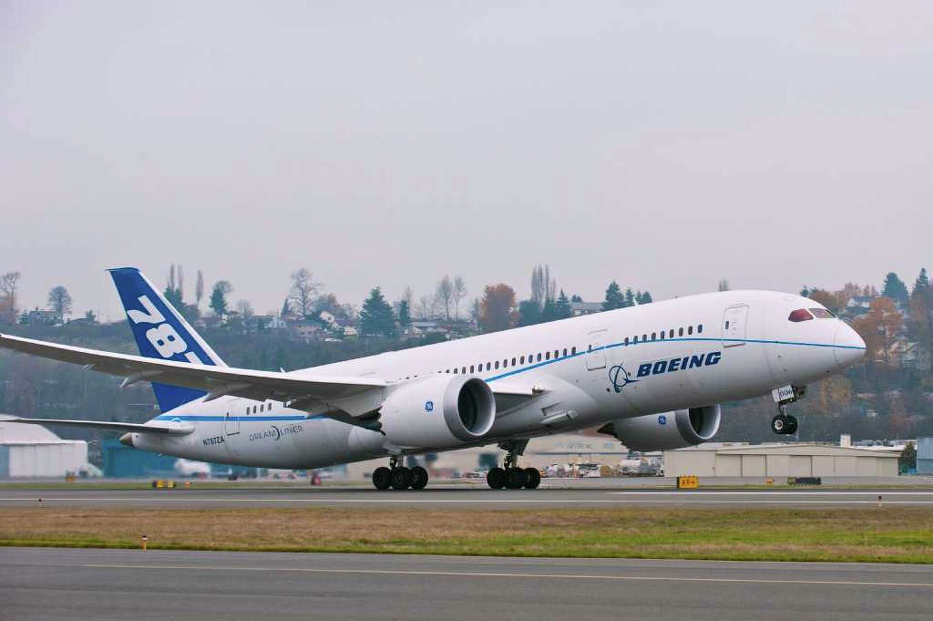 Boeing finishes tests for GE-engine 787
