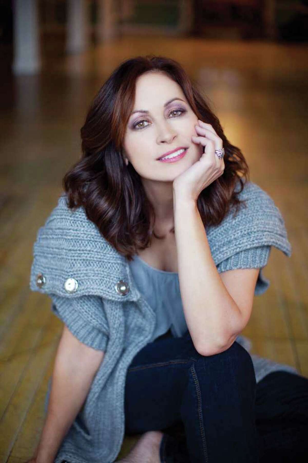 Ring in the season with Linda Eder and the Houston Symphony