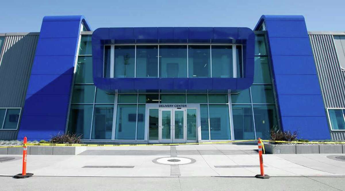 Boeing to build bigger Everett delivery center