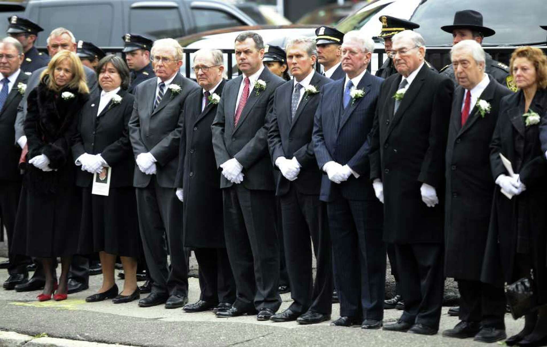 Song helps honor judge at funeral