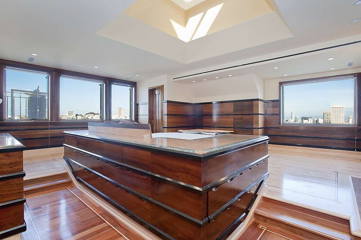 San Francisco Victorian boasts updates and period details