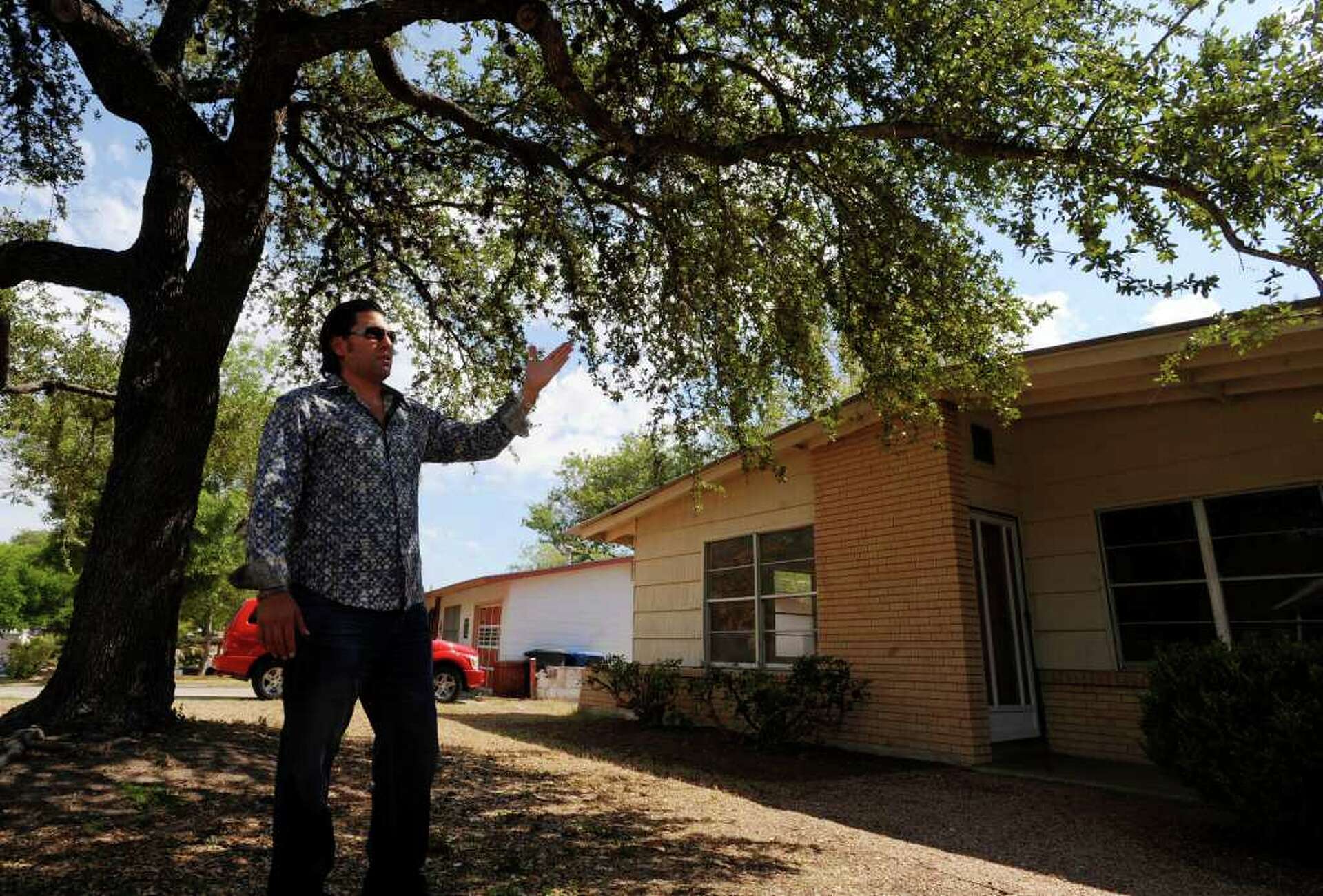 Star of ‘Flip This House' sues brother