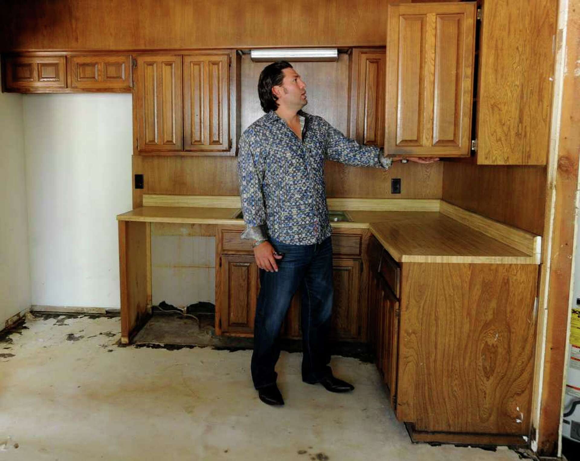 Star of ‘Flip This House' sues brother