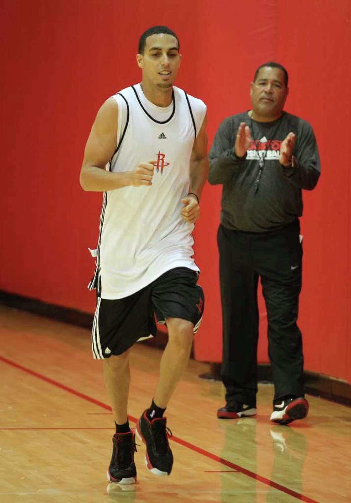 UH reaches five-year deal with Kelvin Sampson