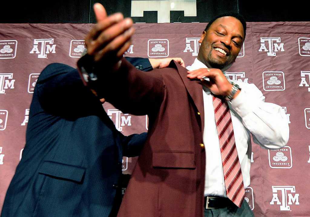 Texas A&M notebook: Sumlin will lean on Snyder
