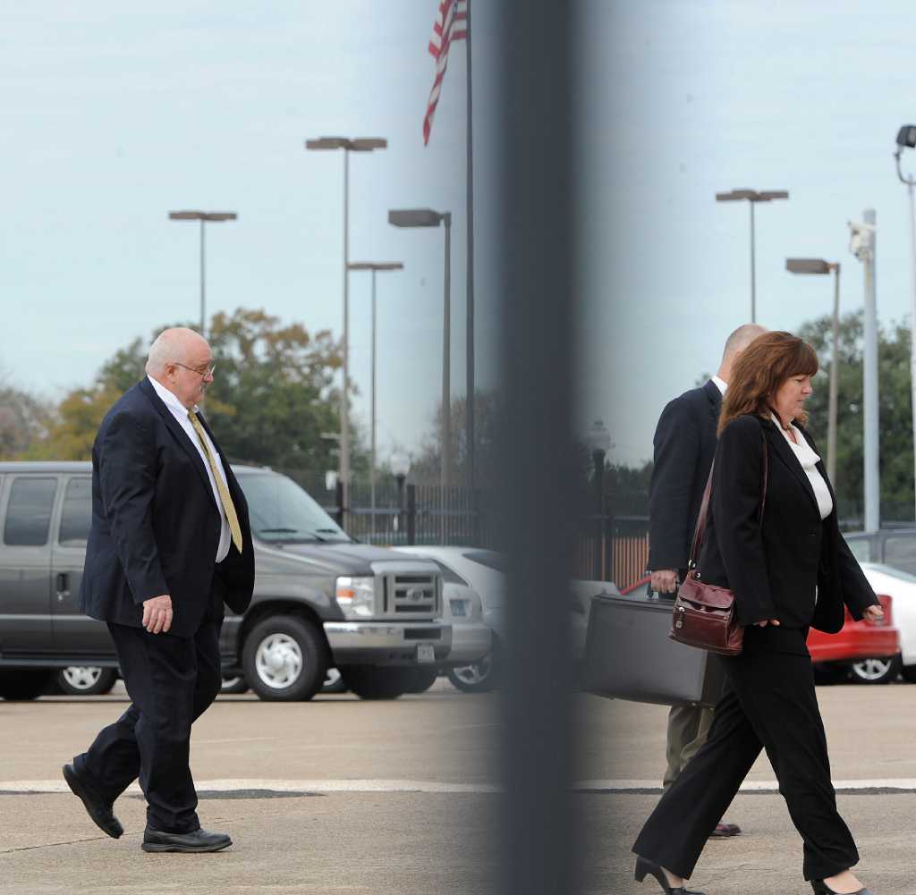 Investigator details how he used Calvin Walker's bank records to build ...