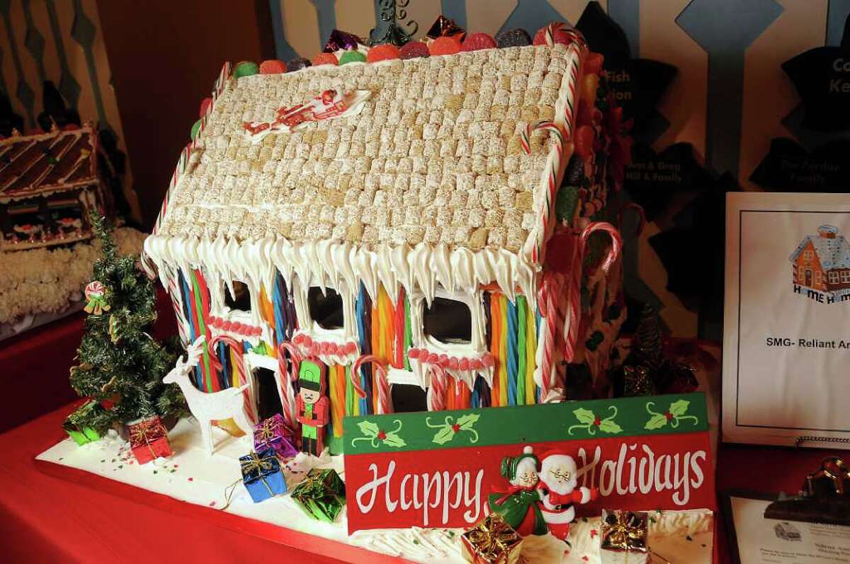 Kids (and their parents) play at Gingerbread Bash