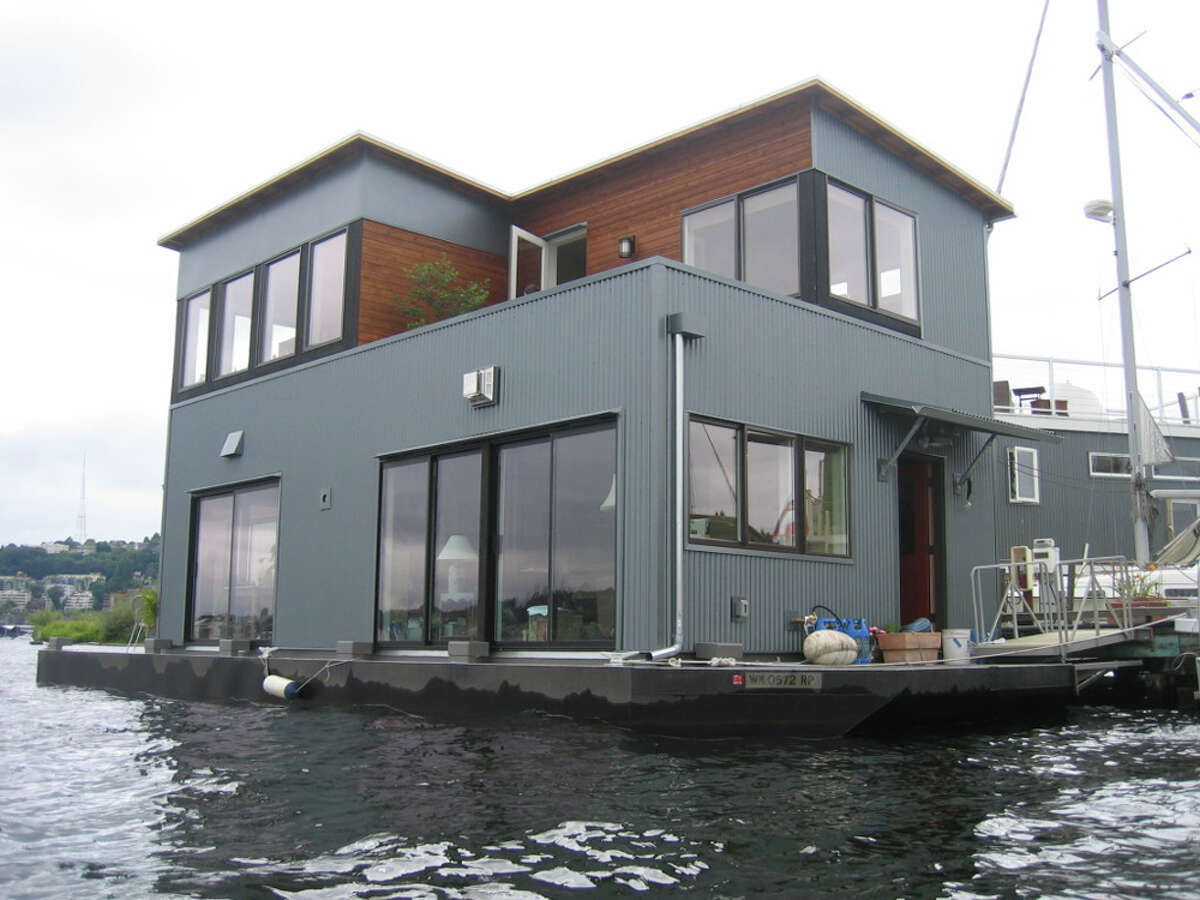 Seattle cracks down on houseboat-like boats