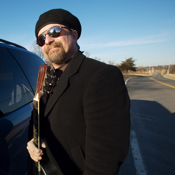 Bluesman Toby Walker at Caffe Lena