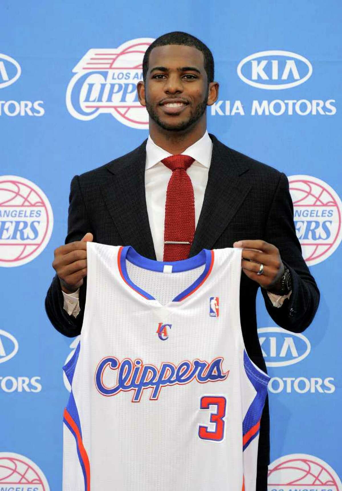 Paul welcomed to Clippers' flock
