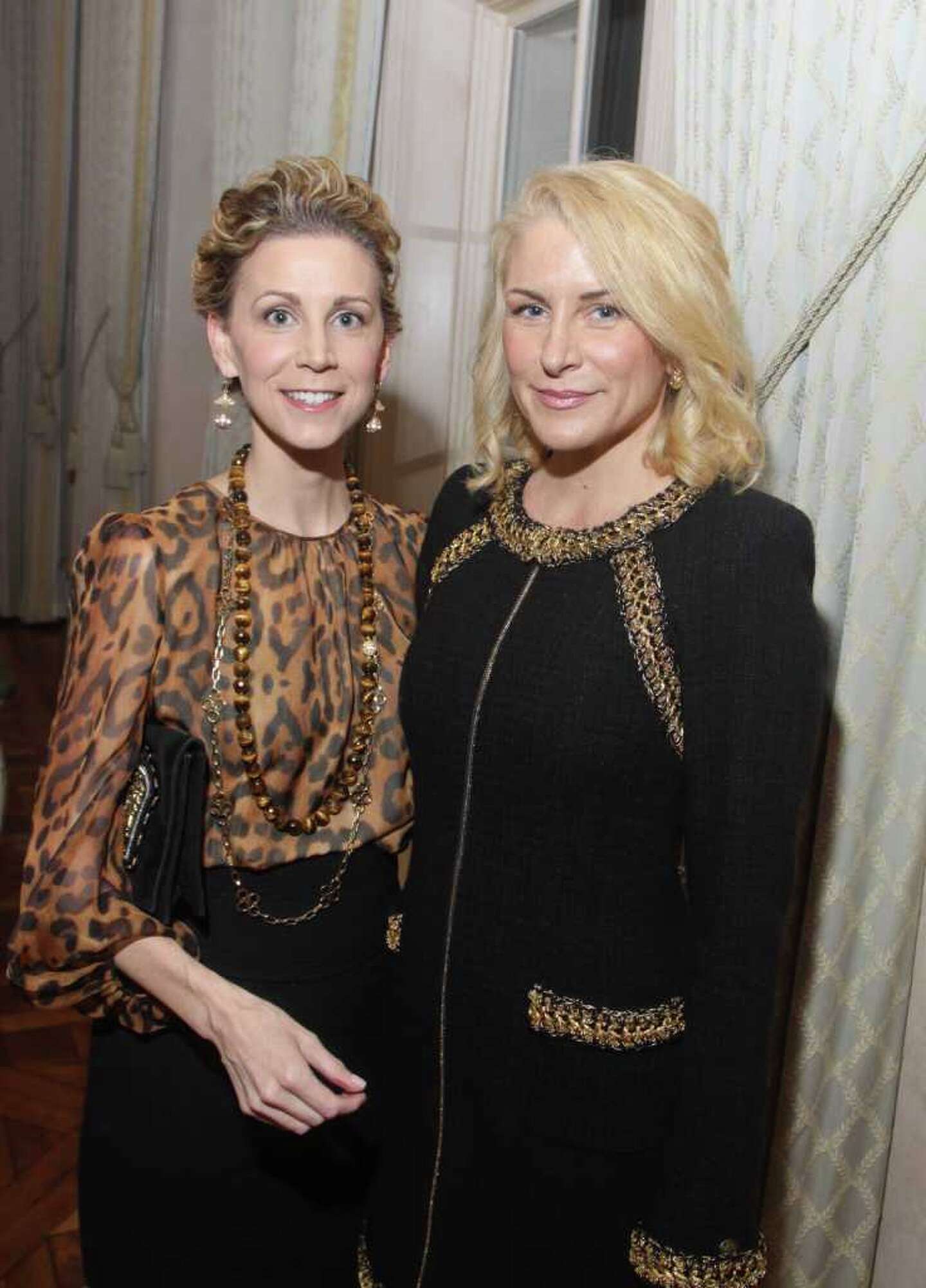 Santa's Elves celebrates for MD Anderson