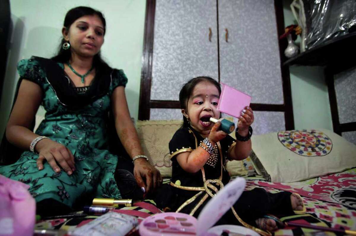 World's shortest woman wants to be Bollywood star