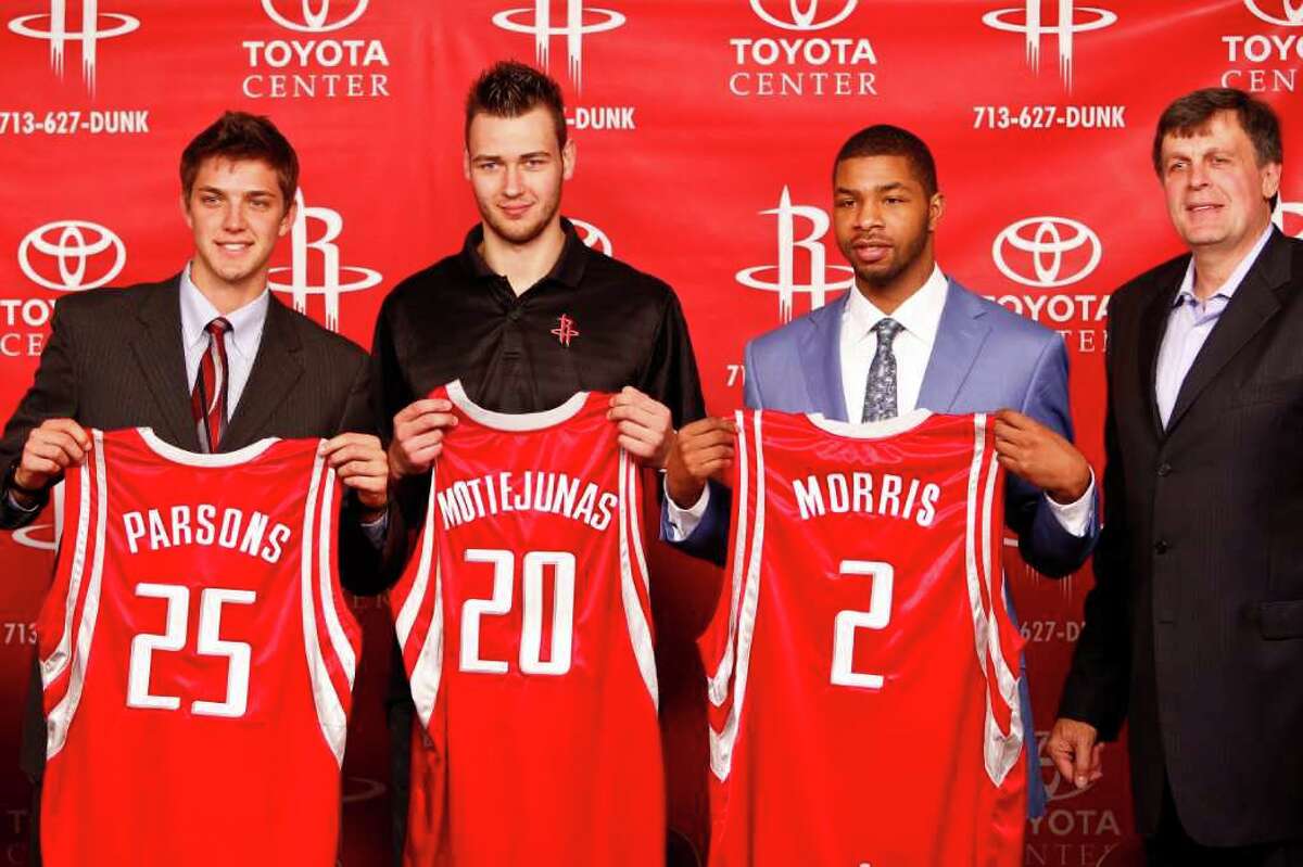Rockets sign rookie Parsons to four-year deal
