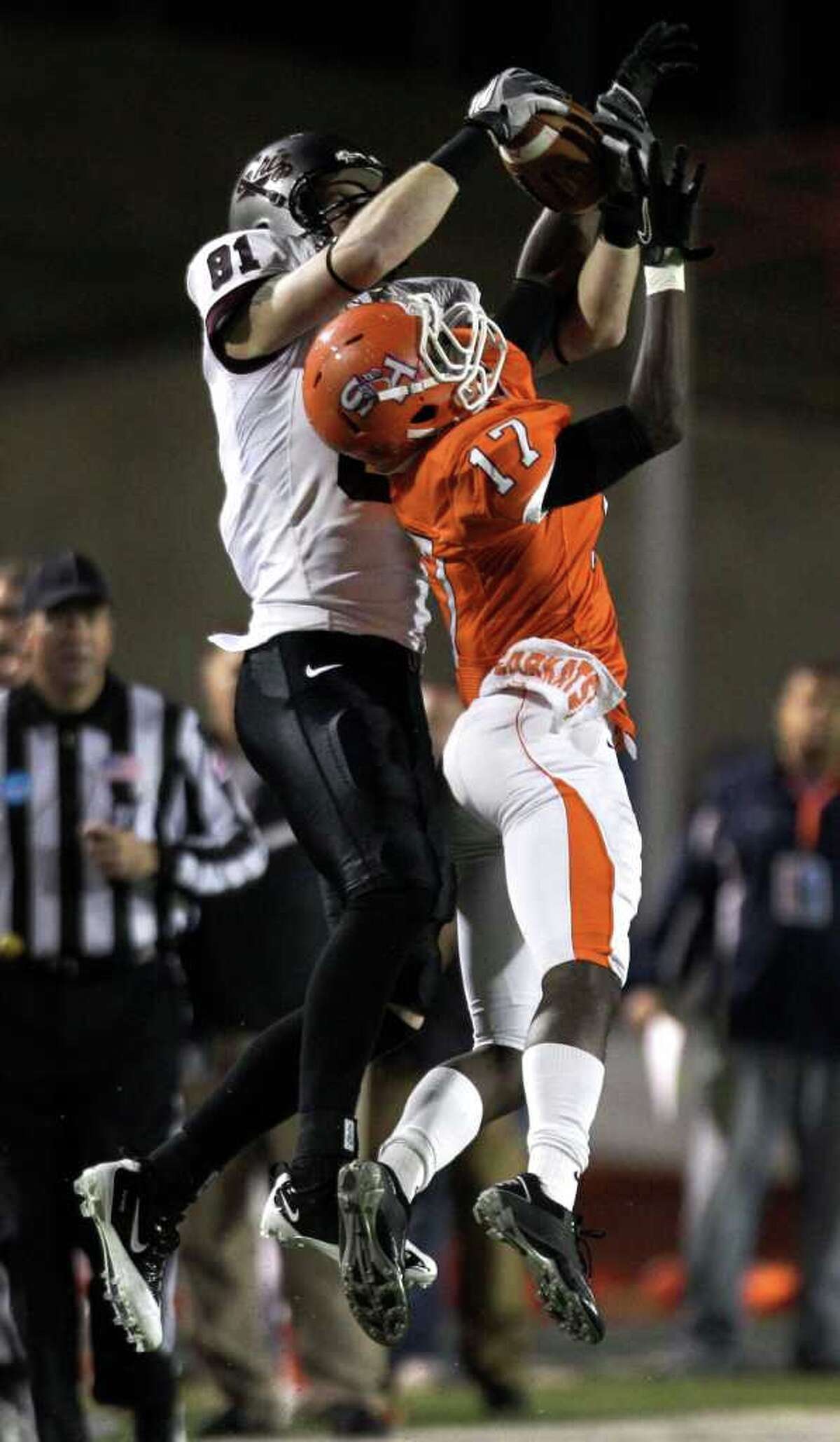 SHSU holds off Montana to reach FCS title game