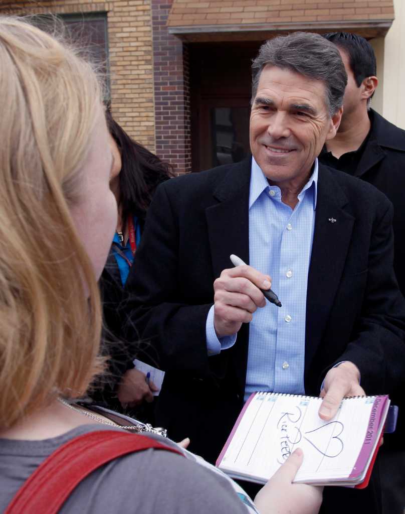 Perry's retirement, pay boost spark charges of hypocrisy