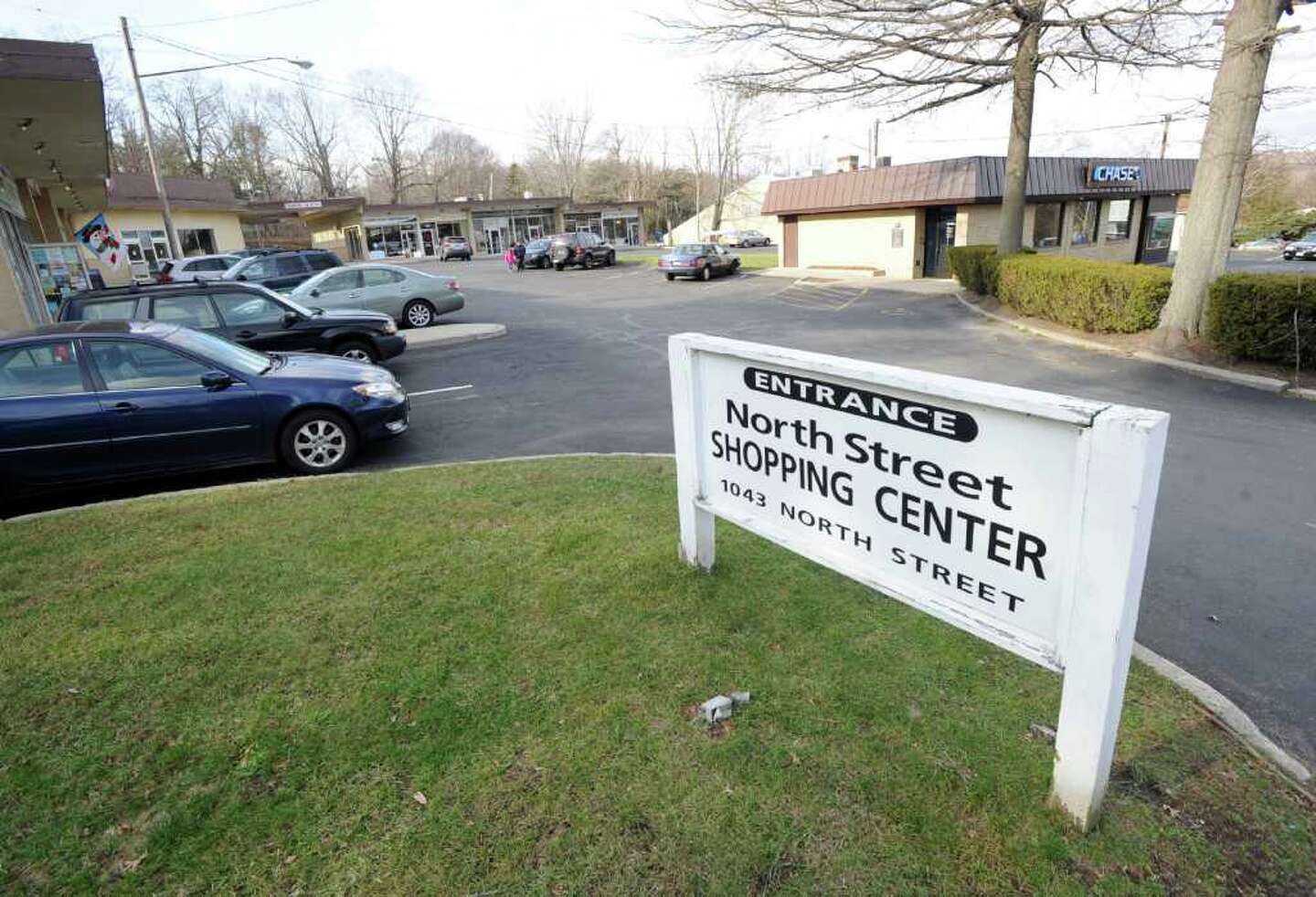 Banksville retail center taking on new look