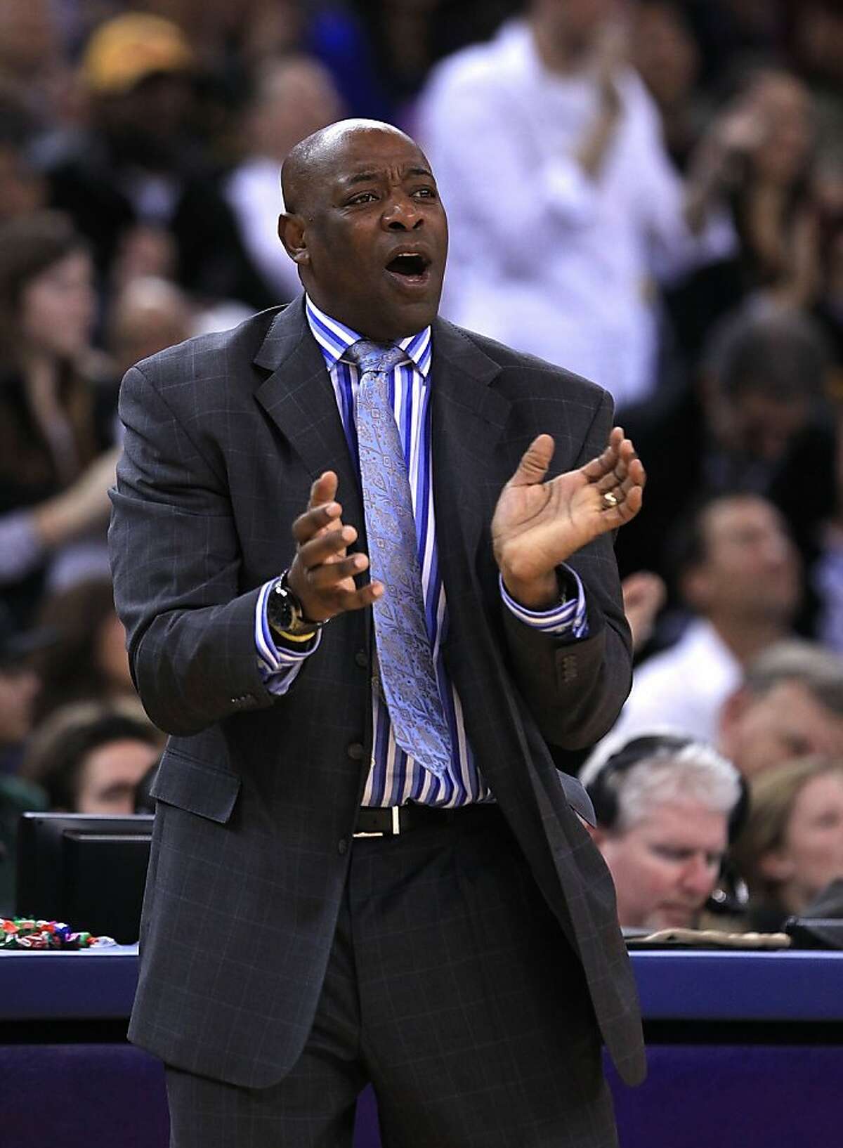 Former Warriors coach Keith Smart returns a King