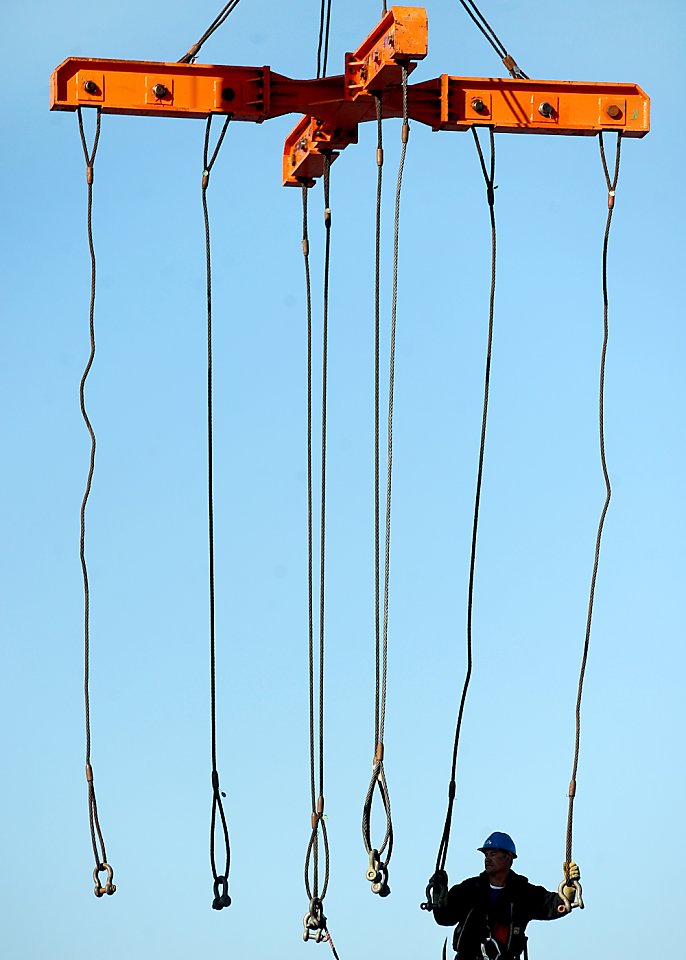 Bay Bridge crews to begin stringing cables