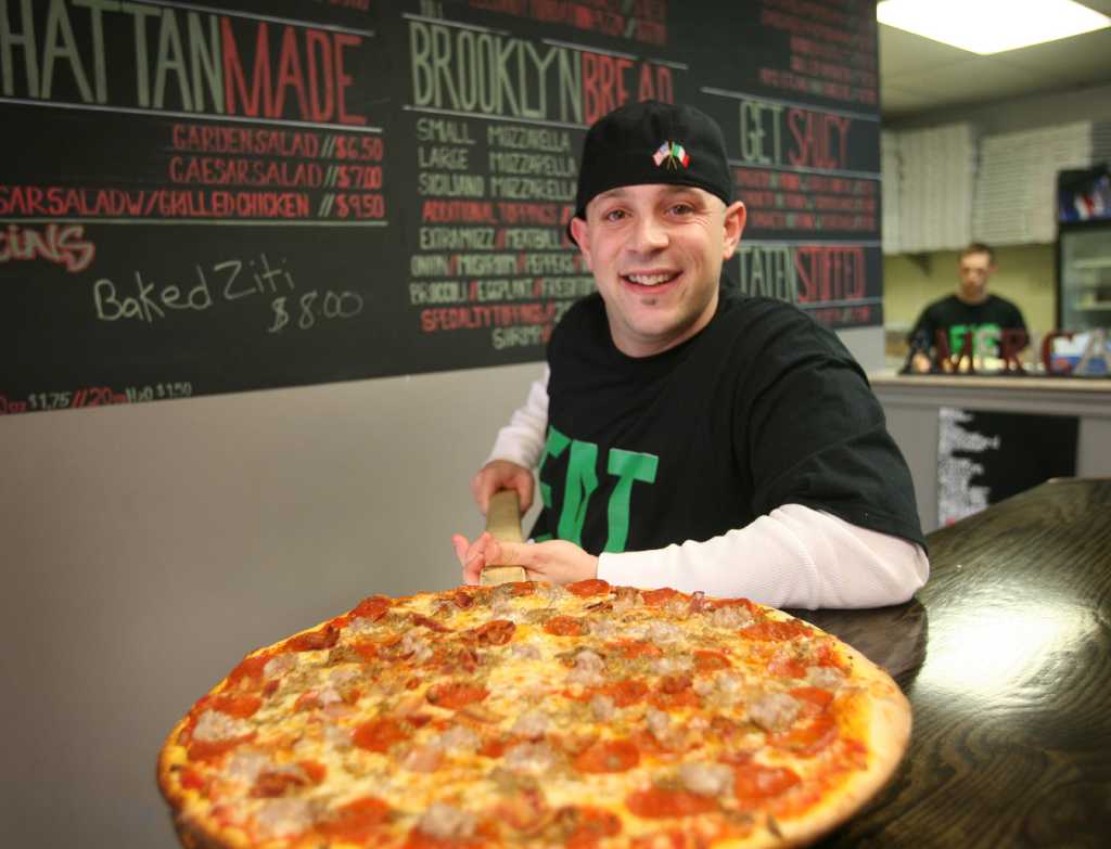 Fat Sammy's Pizzeria: Taste of Italy and New York